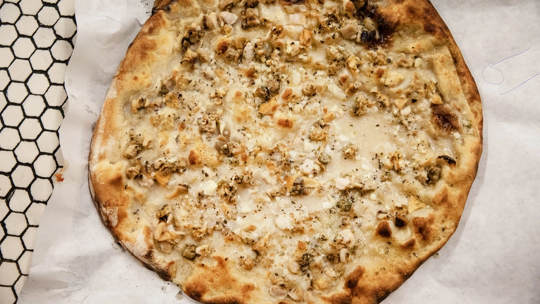 7 notable thin-crust pizza destinations across the US