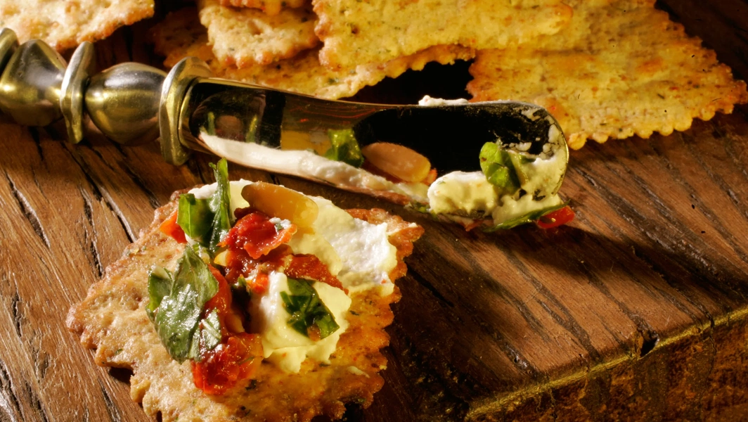 Making and serving flavorful cheese spreads