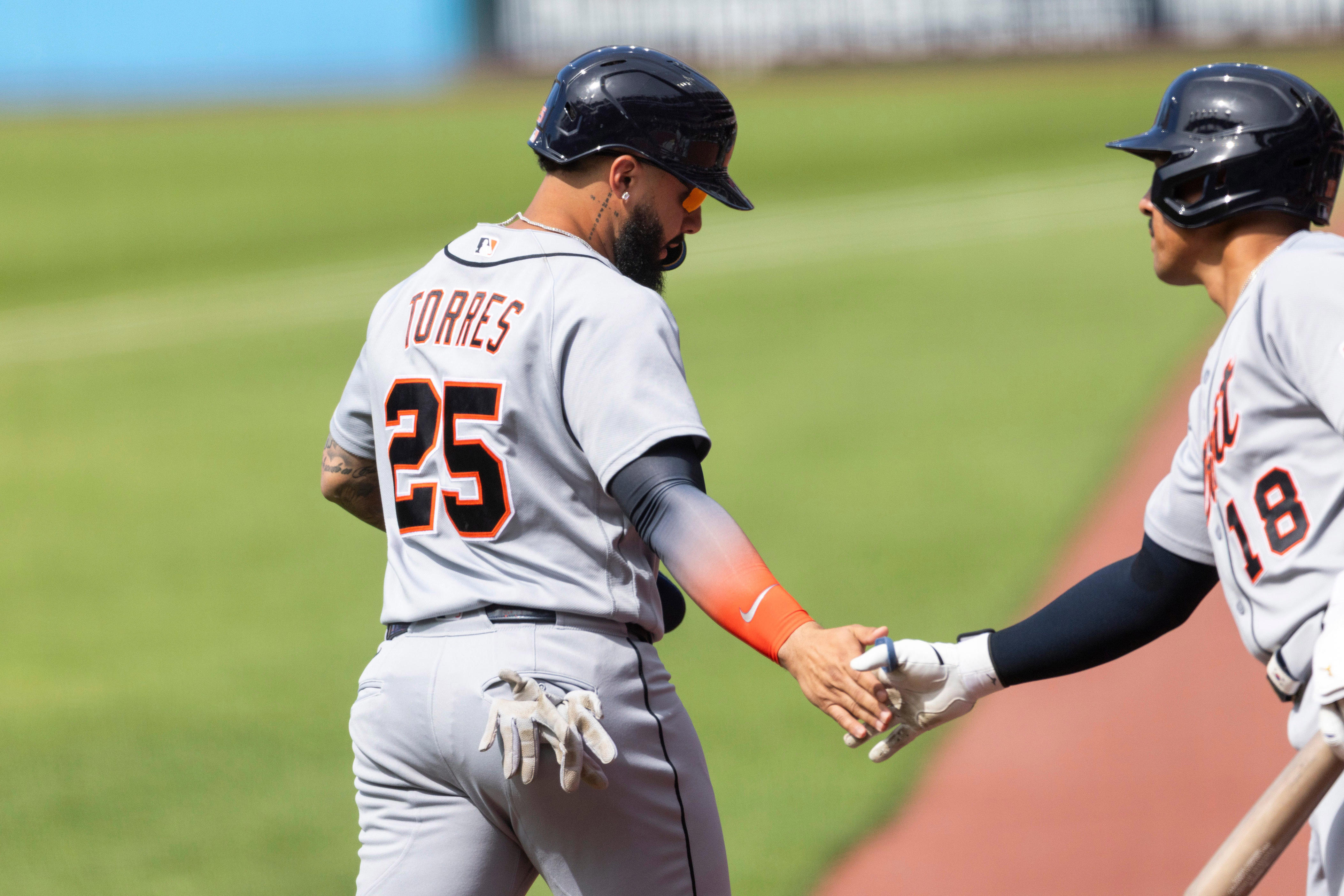 Gleyber Torres leaves Detroit Tigers game with injury after swinging