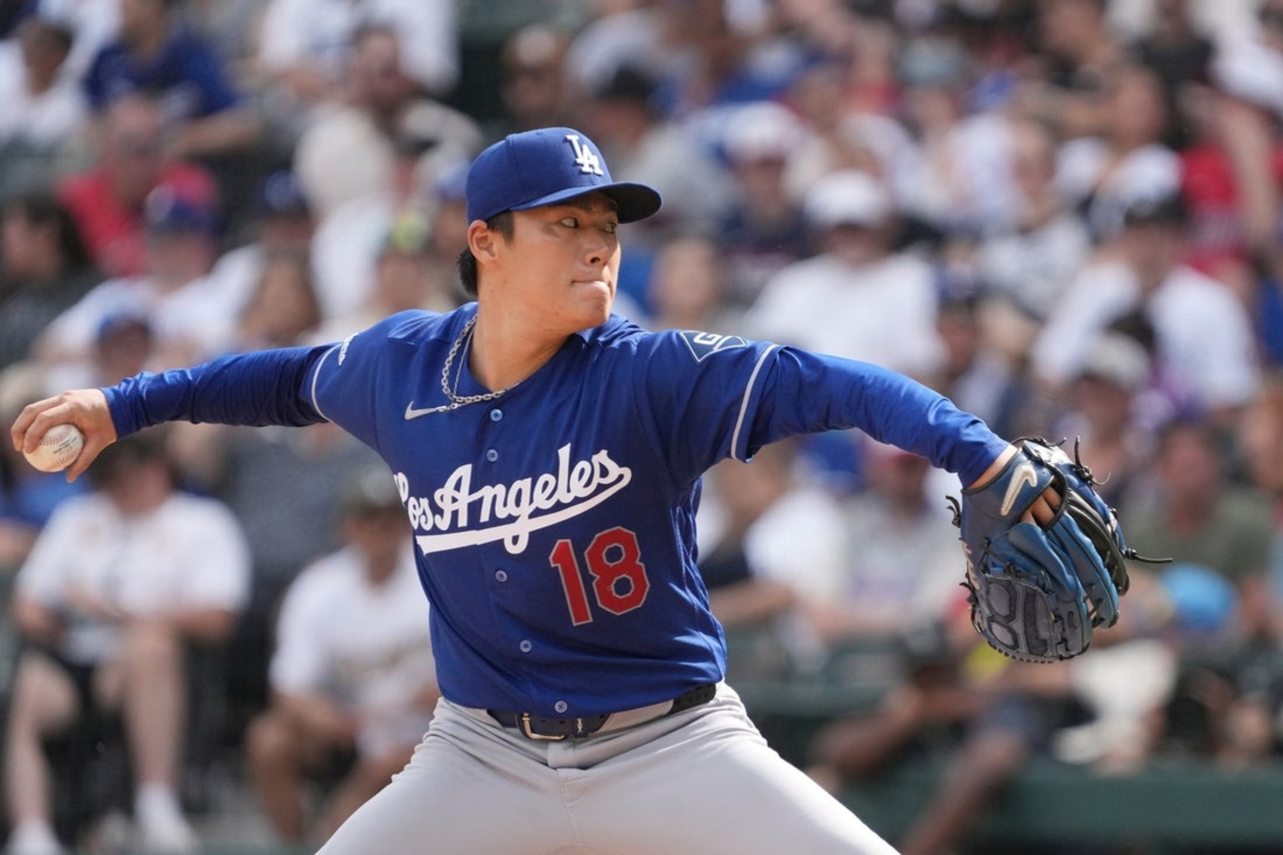Yoshinobu Yamamoto loses no-hit bit in 9th, but Dodgers rout White Sox