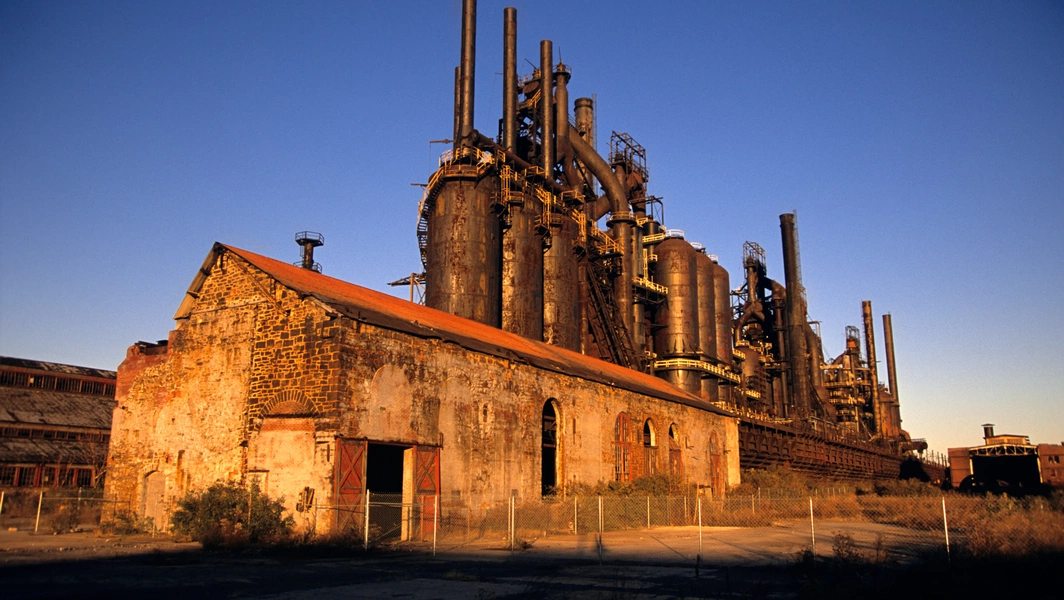 9 disappeared American industries and icons