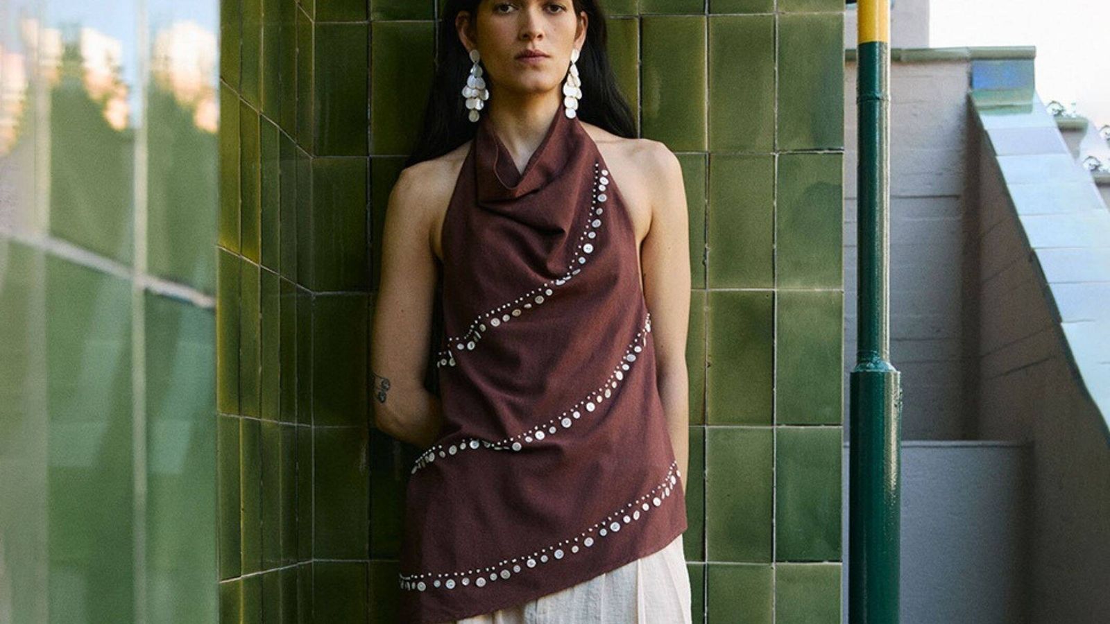 Mi madre me ha copiado la blusa boho con cuello halter de Sfera que es ...