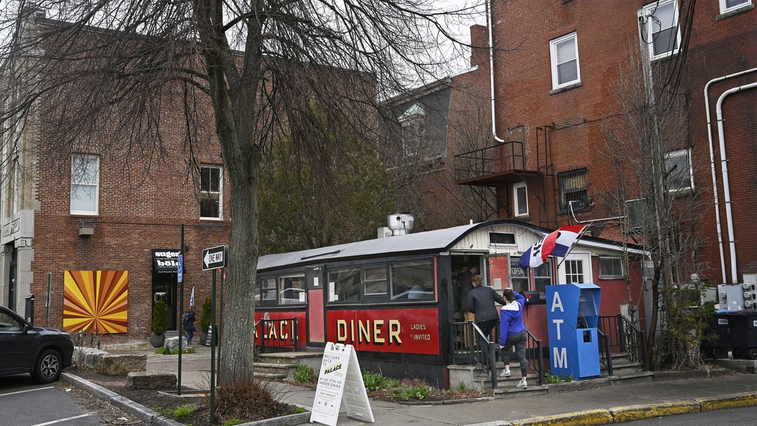 9 historic and iconic diners across America