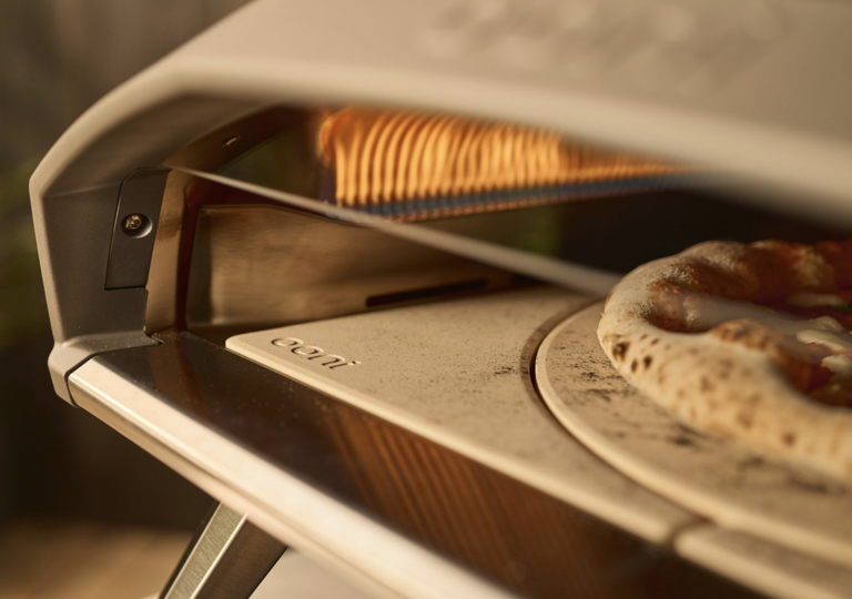 No more burnt edges: Ooni's rotating pizza stone delivers perfect pies ...