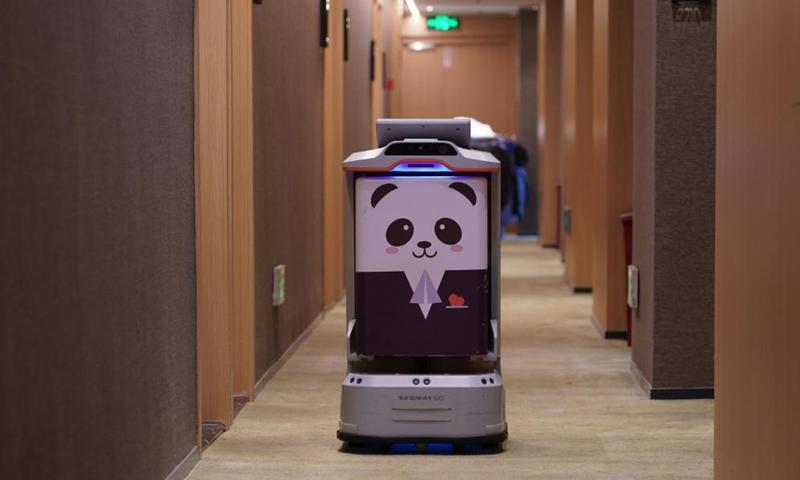 China selangkah di depan! Robot kurir kini antar makanan sampai depan ...