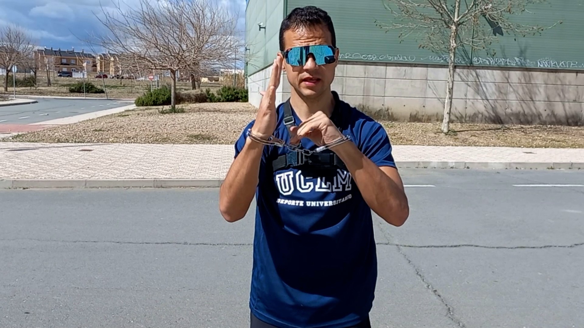 Fastest 100m wearing handcuffs (male) - 10.81 seconds by Christian ...