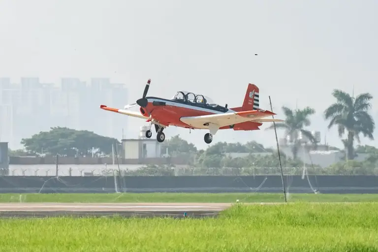T-34教練機復飛 新一代初教機明年5月決定