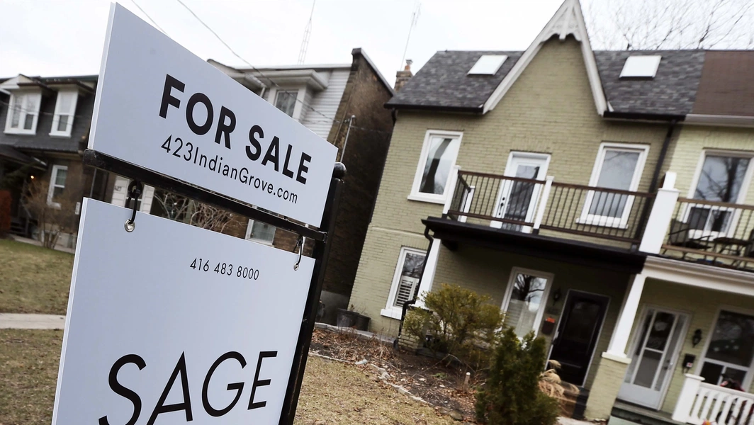 Canadian parents eye early home buys for kids amid market fears