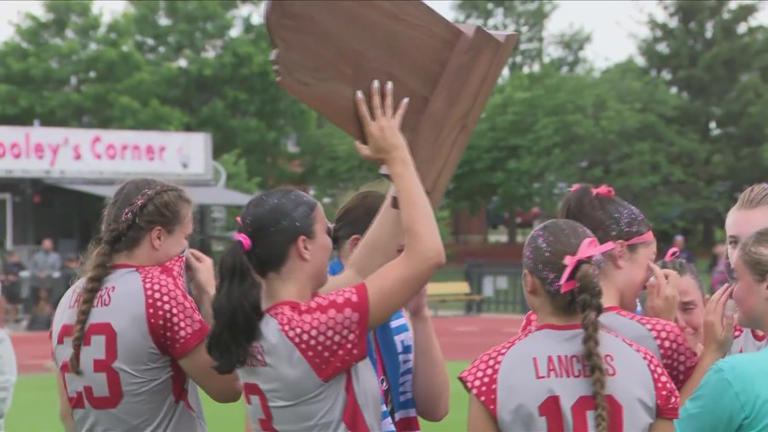 North Scott girls soccer loses 1-0 in state championship game