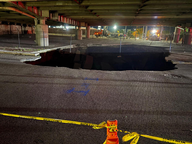 I-44 closed through most of Downtown St. Louis due to a water main ...
