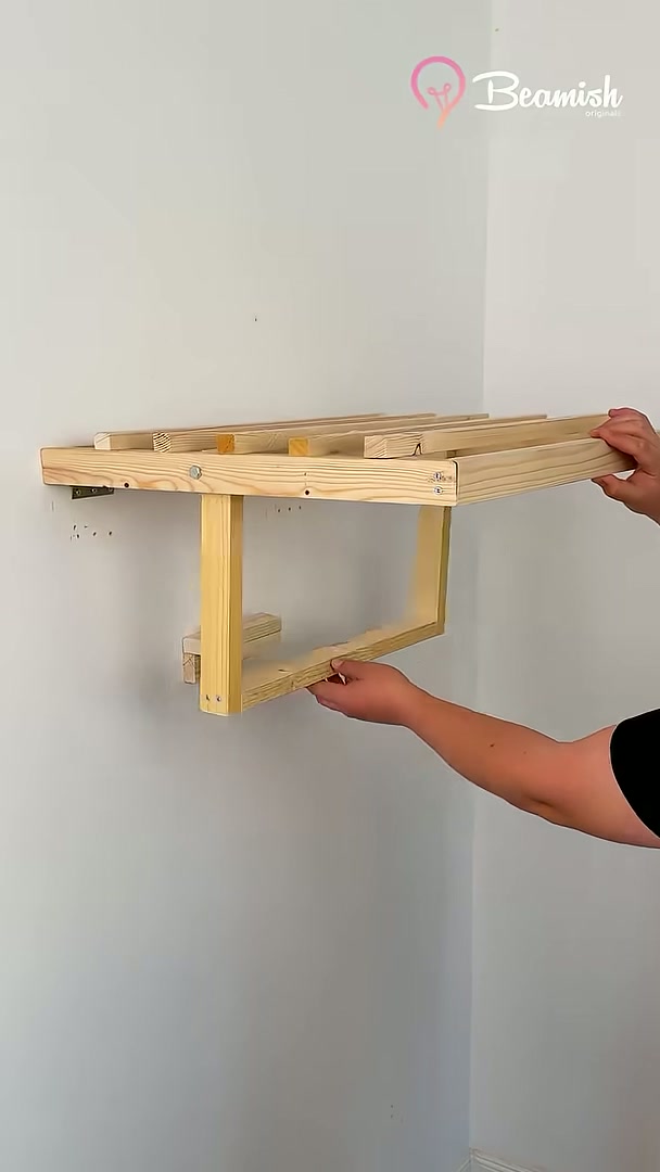 Foldable wooden hanger that saves space #smart #foldable #clotheshanger ...