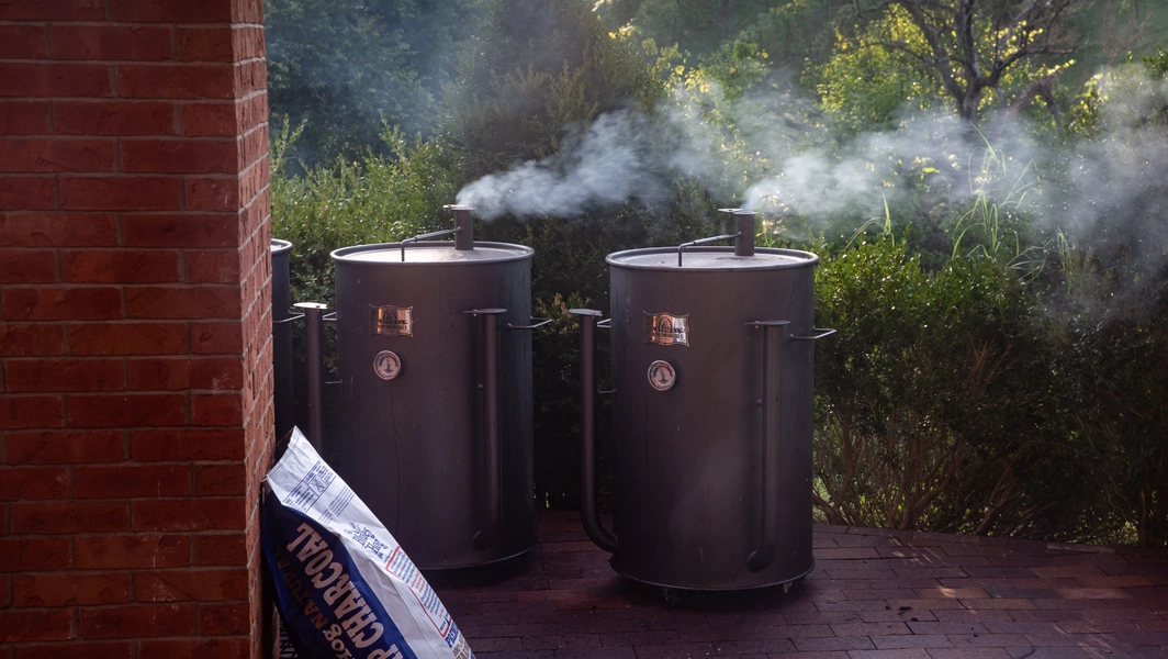 Electric smoker BBQ techniques and tips