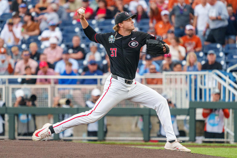 Men’s College World Series: Joey Volchko dominates as Georgia knocks ...