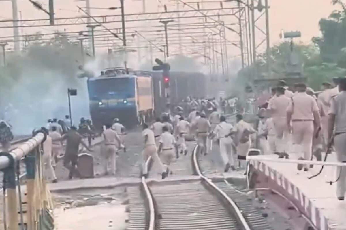 Trains halted, stone pelting: Bihar police exam protest turns violent ...