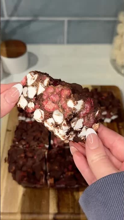 Viral dark chocolate raspberry bars recipe 🍫#recipe #chocolate #dessert ...