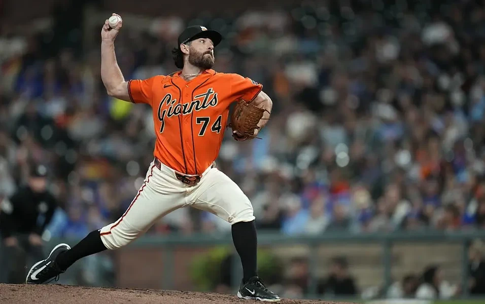 Giants recall Ryan Walker, option Carson Seymour amid bullpen woes
