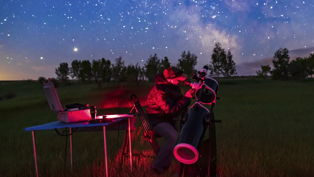 10 essential tools and accessories for stargazing