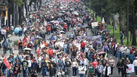 Magisterio guerrerense llama a reforzar el plantón nacional de la CNTE ...