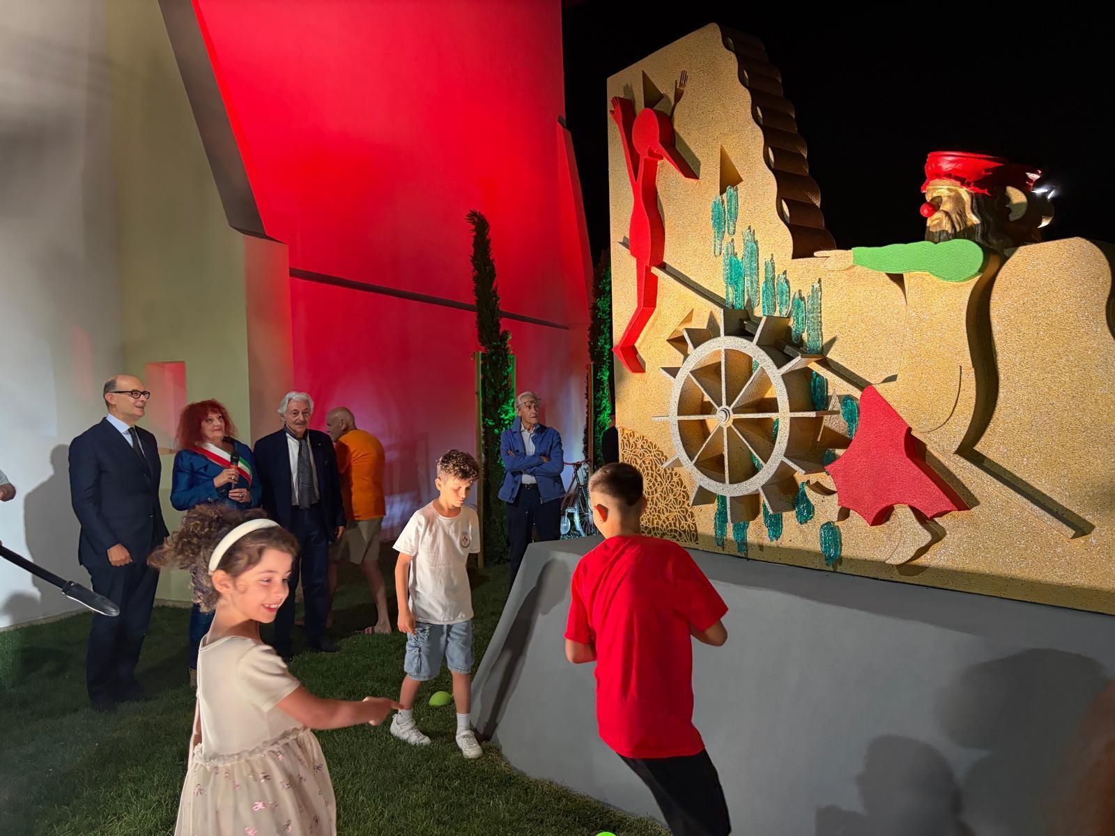 Riqualificazione urbana. A Leonardo e Pinocchio la dedica della piazzetta