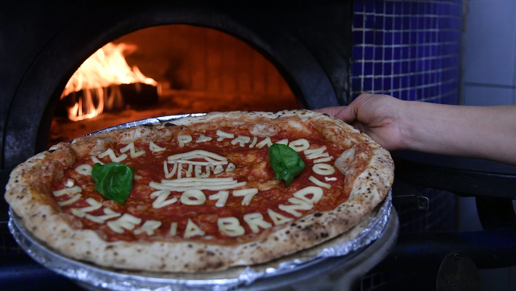 17 iconic pizza styles and top US pizzerias