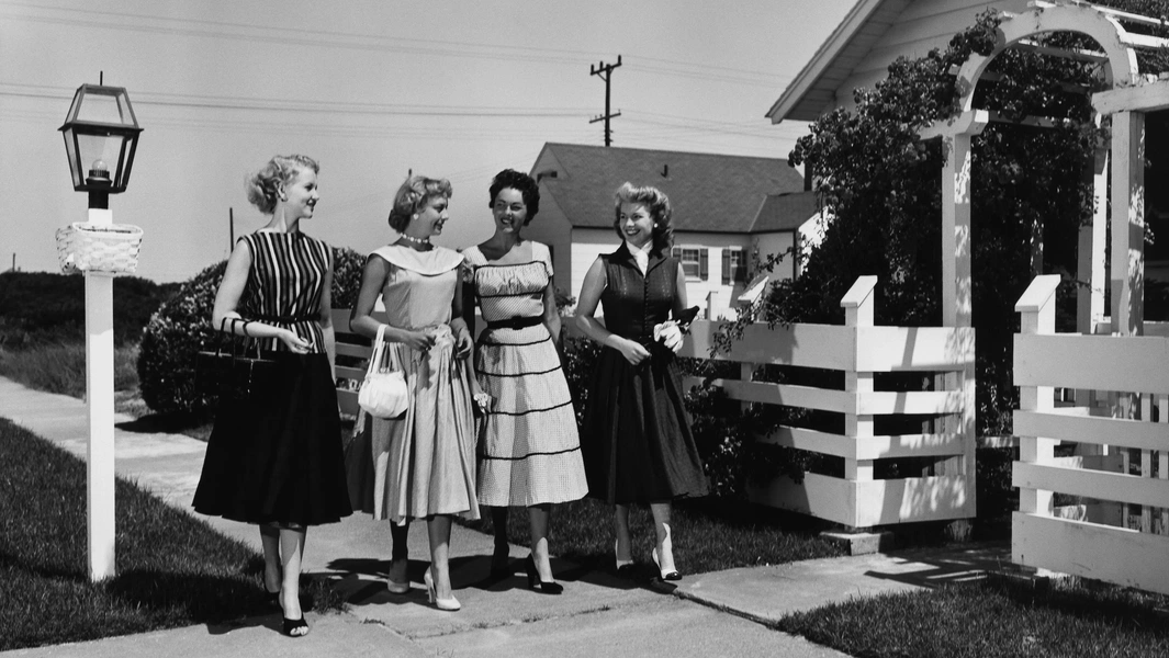 10 memorable stories of female friendship