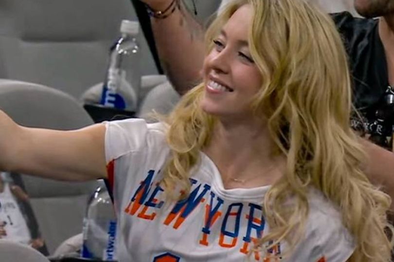Sydney Sweeney mocked as she suffers wardrobe malfunction at Knicks vs ...