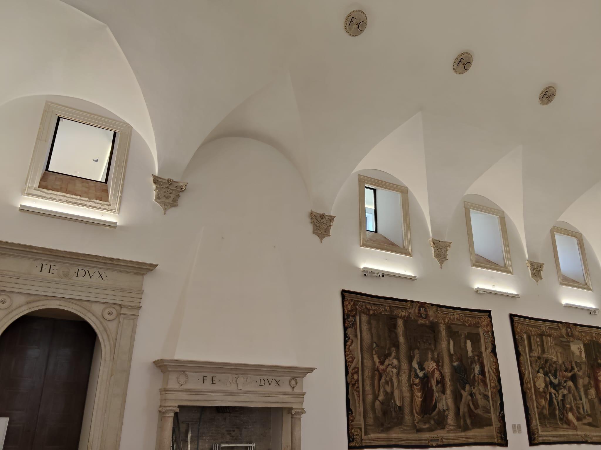 La Sala del Trono ritrova le sue finestre