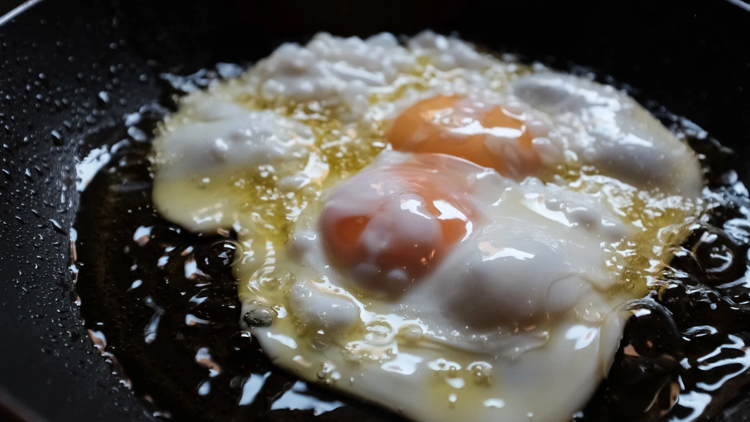 How to perfectly fry an egg