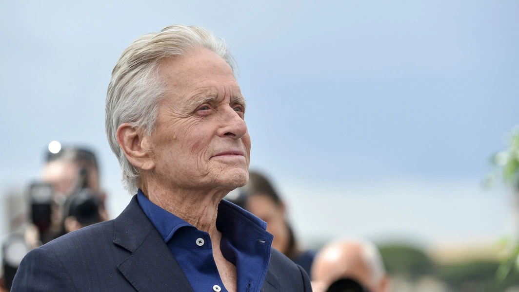 Oliver Stone reunites stars for 'White Lies'