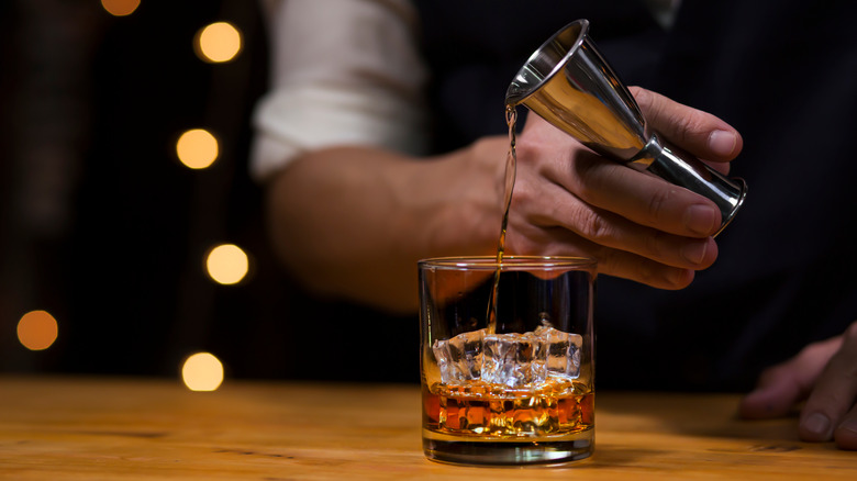 20 best drinks to mix with whiskey, ranked