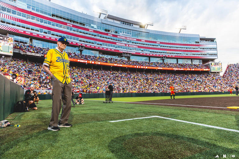 Tom Osborne, Eric Crouch make appearances as Savannah Bananas play at ...