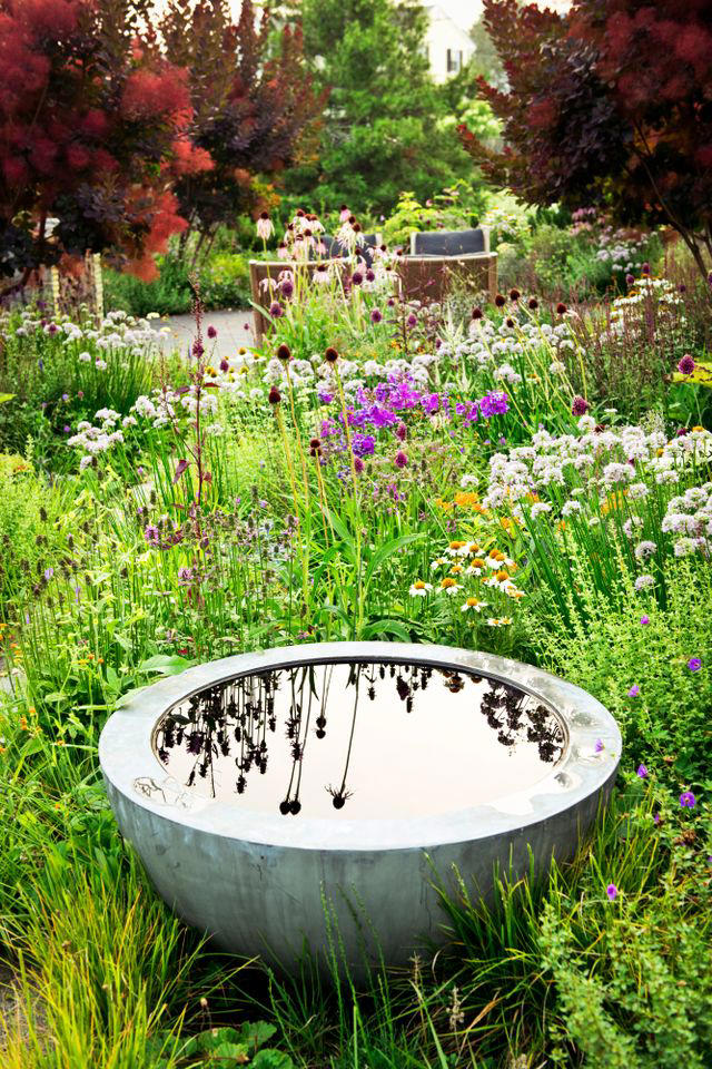9 naturalistic garden design ideas for a backyard that feels relaxed ...