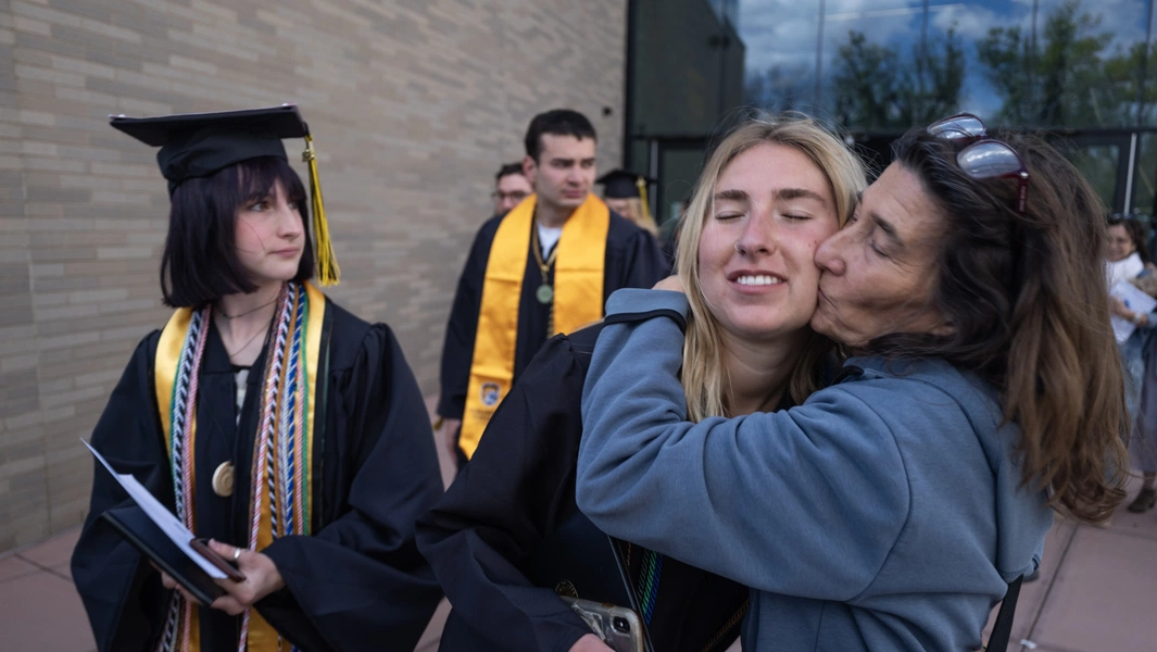 Norah O’Donnell marks daughter’s graduation and family traditions