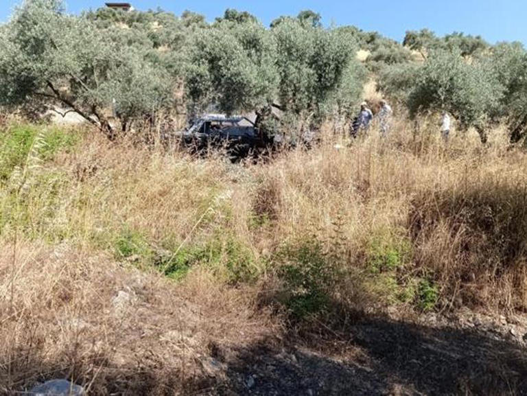 Aracı alev alev yanıyordu! Direksiyona geçti, büyük felaketi son anda ...
