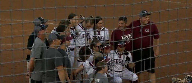 Fox Valley Lutheran wins first-ever state softball championship