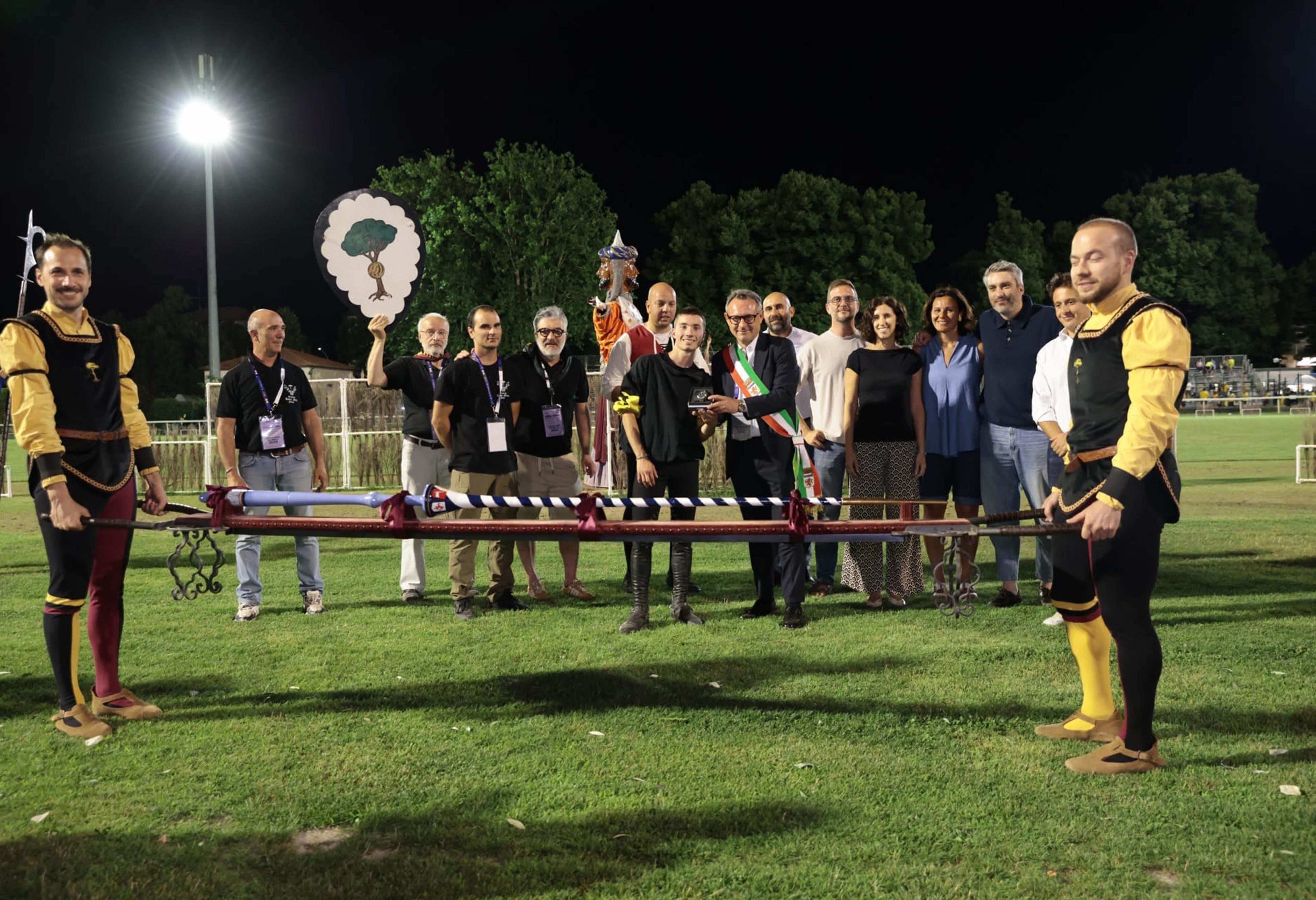 Bigorda d’oro 2026, a Faenza trionfa il Rione Nero con il cavaliere ...