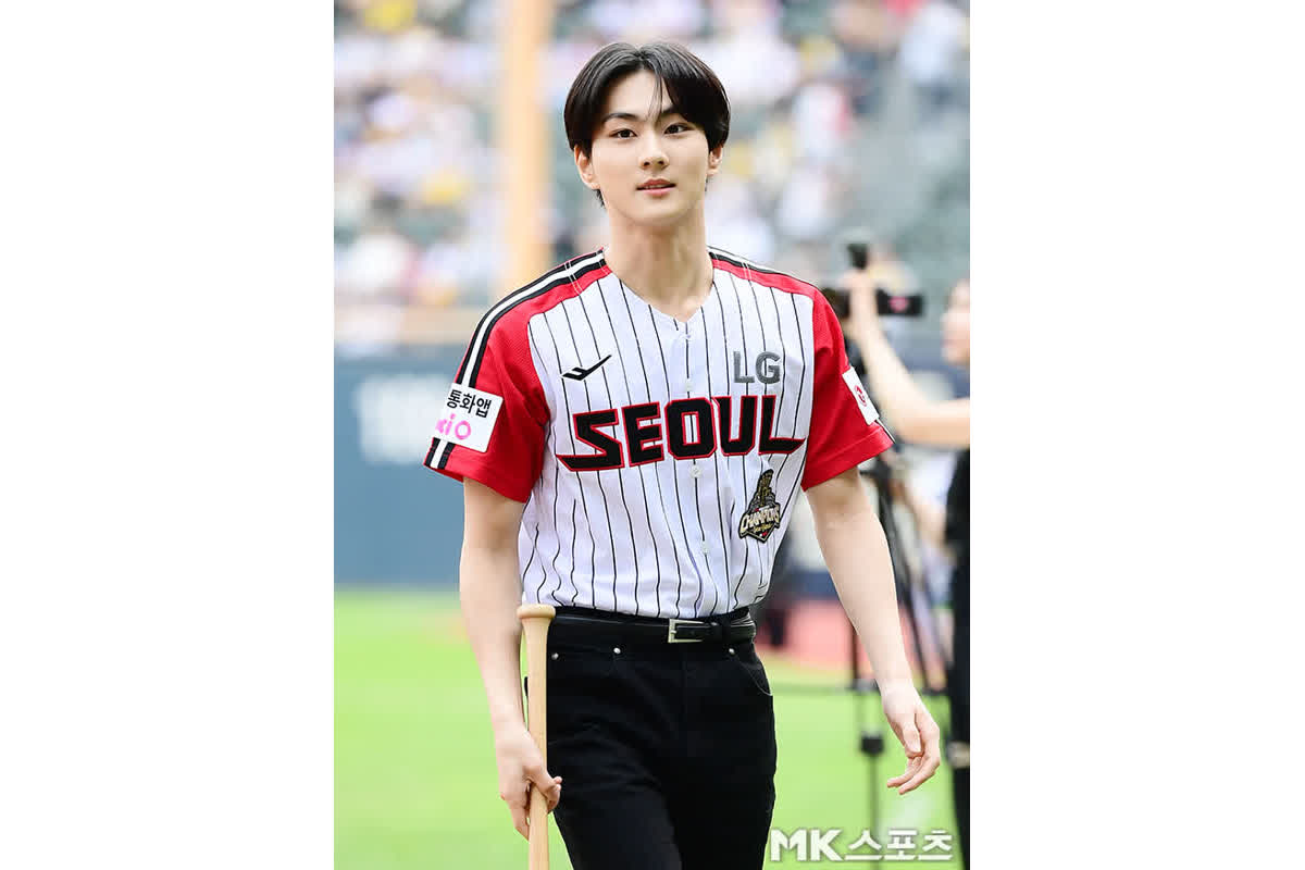 엔하이픈 정원 '꽃미남 시타' [MK포토]