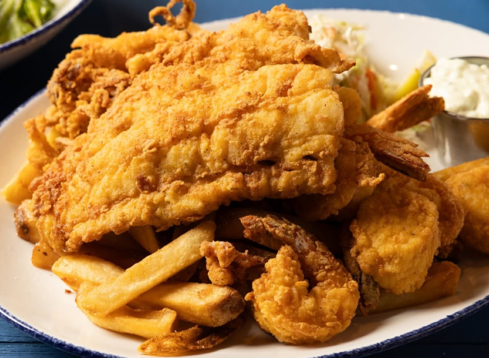 5 restaurant chains with the best fish and shrimp combo, according to ...