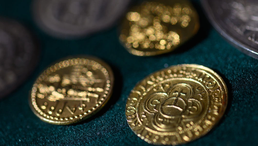 Identifying and valuing rare coins