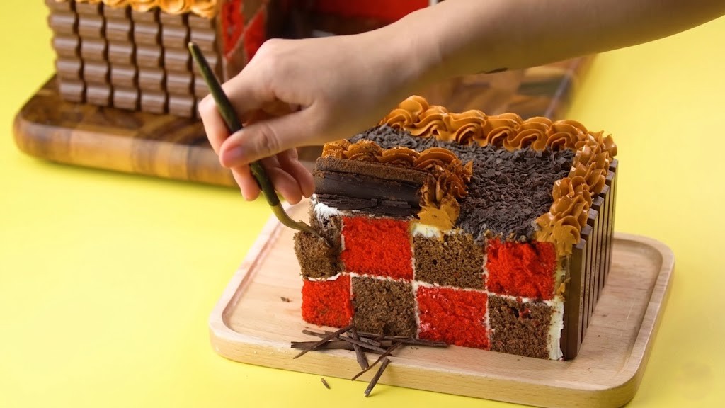 Chocolate cake decorating tutorials for easy dessert ideas