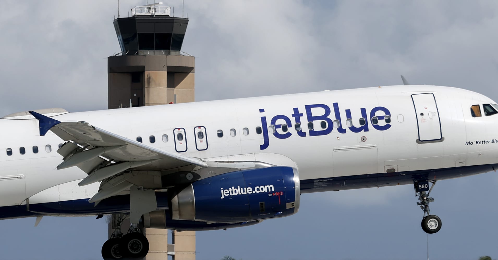 JetBlue bets big on Fort Lauderdale, from a new airport lounge to an ...
