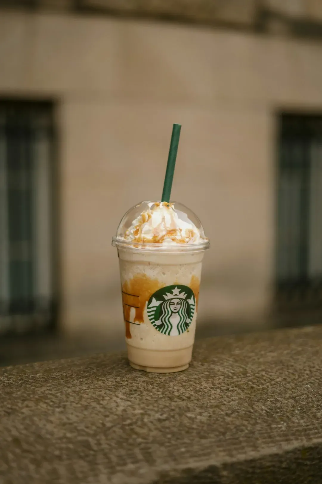 8 behind-the-scenes secrets Starbucks employees are only allowed to ...