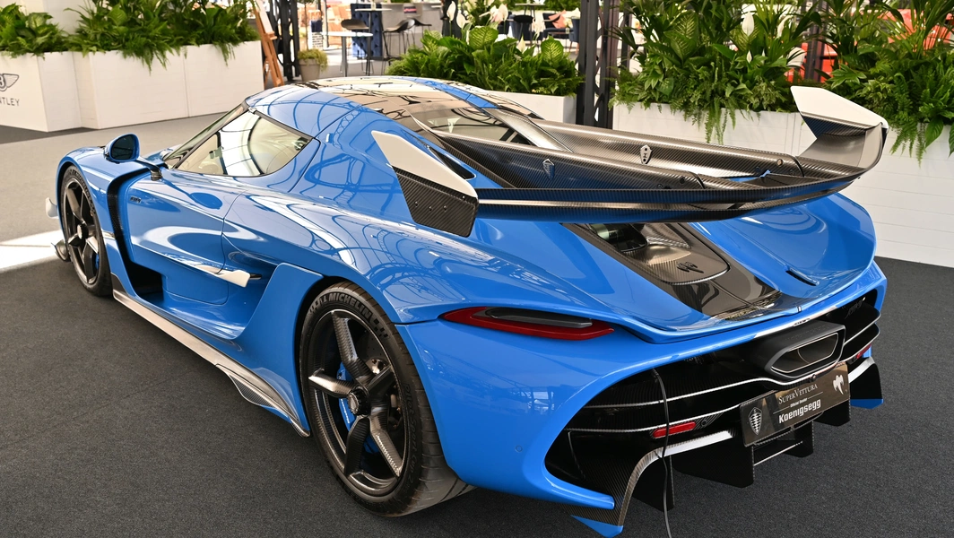 Koenigsegg Jesko Absolut sets 8.54s quarter-mile record