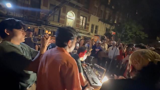 Fans party in the streets of New York as Knicks win first championship ...