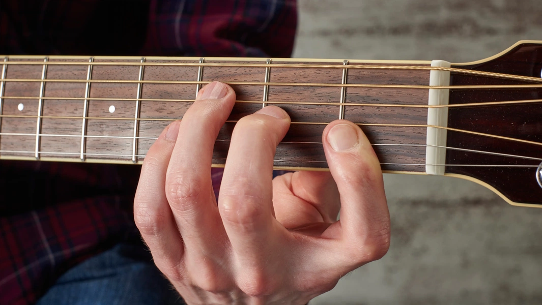 4 essential guitar warm-up exercises