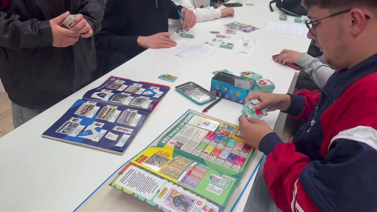 Tauschbörse für Panini-Sticker-Sammler in der City-Galerie Siegen am 12 ...