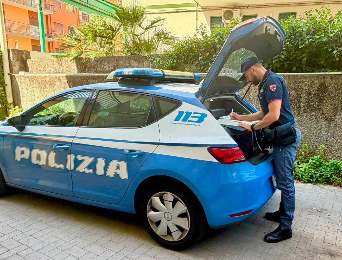 Catania, pedala scalzo e senza casco in tangenziale: individuato e ...