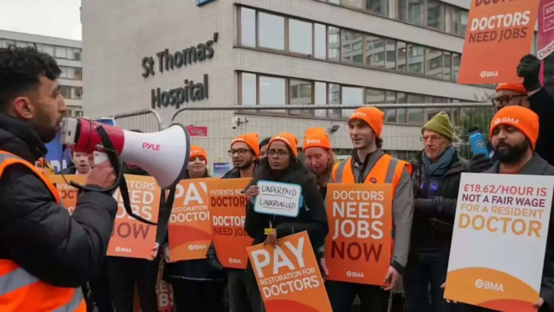 Resident doctors call off England strike after last-minute government ...