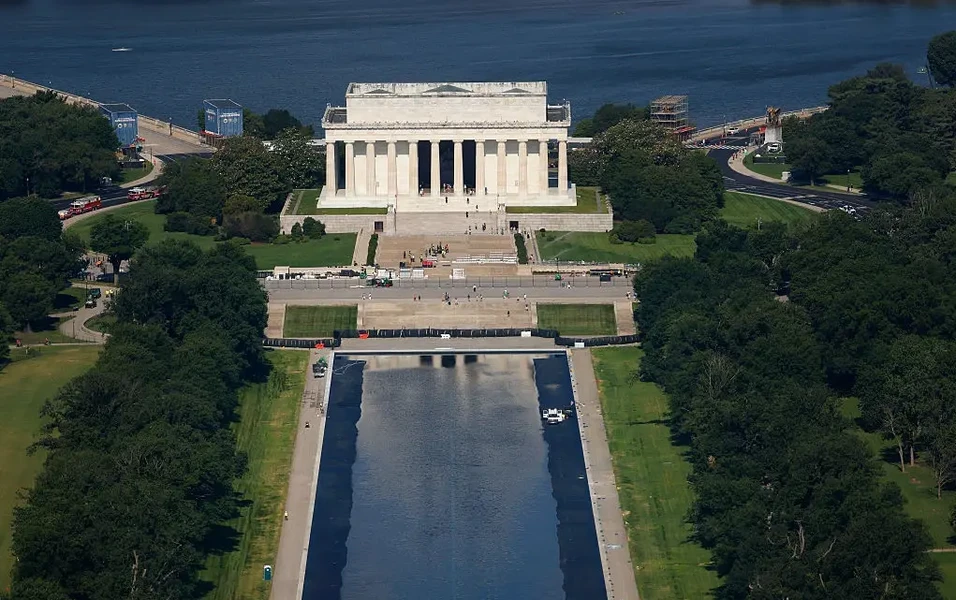 Trump’s $14M reflecting pool fix turns green before celebration