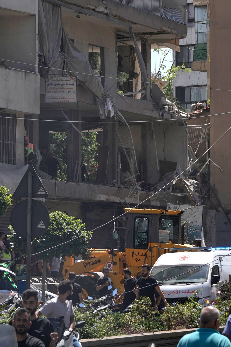 Israeli military strikes Beirut suburbs in the lead-up to anticipated ...